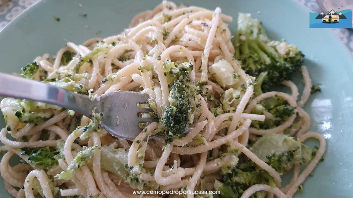 Cómo hacer Pasta con Brócoli, Nata y Queso | Receta de Brócoli Fácil
